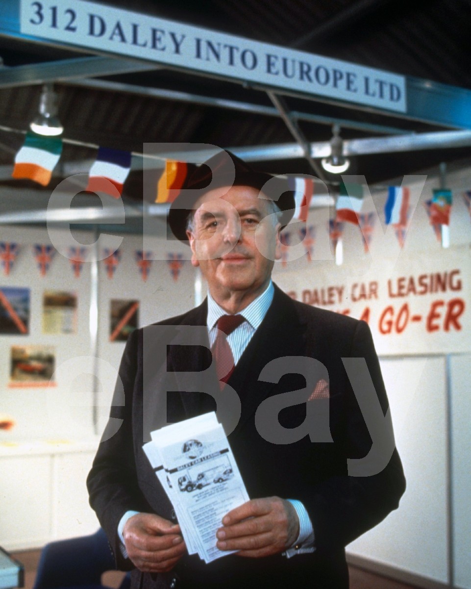 Minder (TV) George Cole "Arthur Daley" Photo | eBay