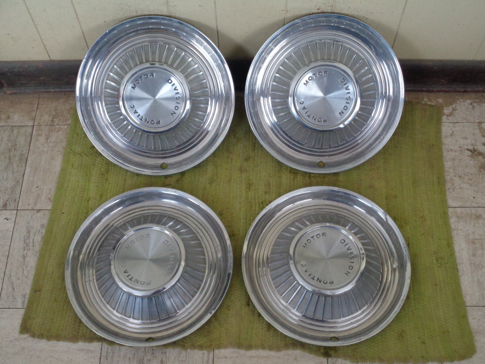 1959 Pontiac Hub Caps 14" Set of 4 Wheel Covers 59 Hubcaps | eBay