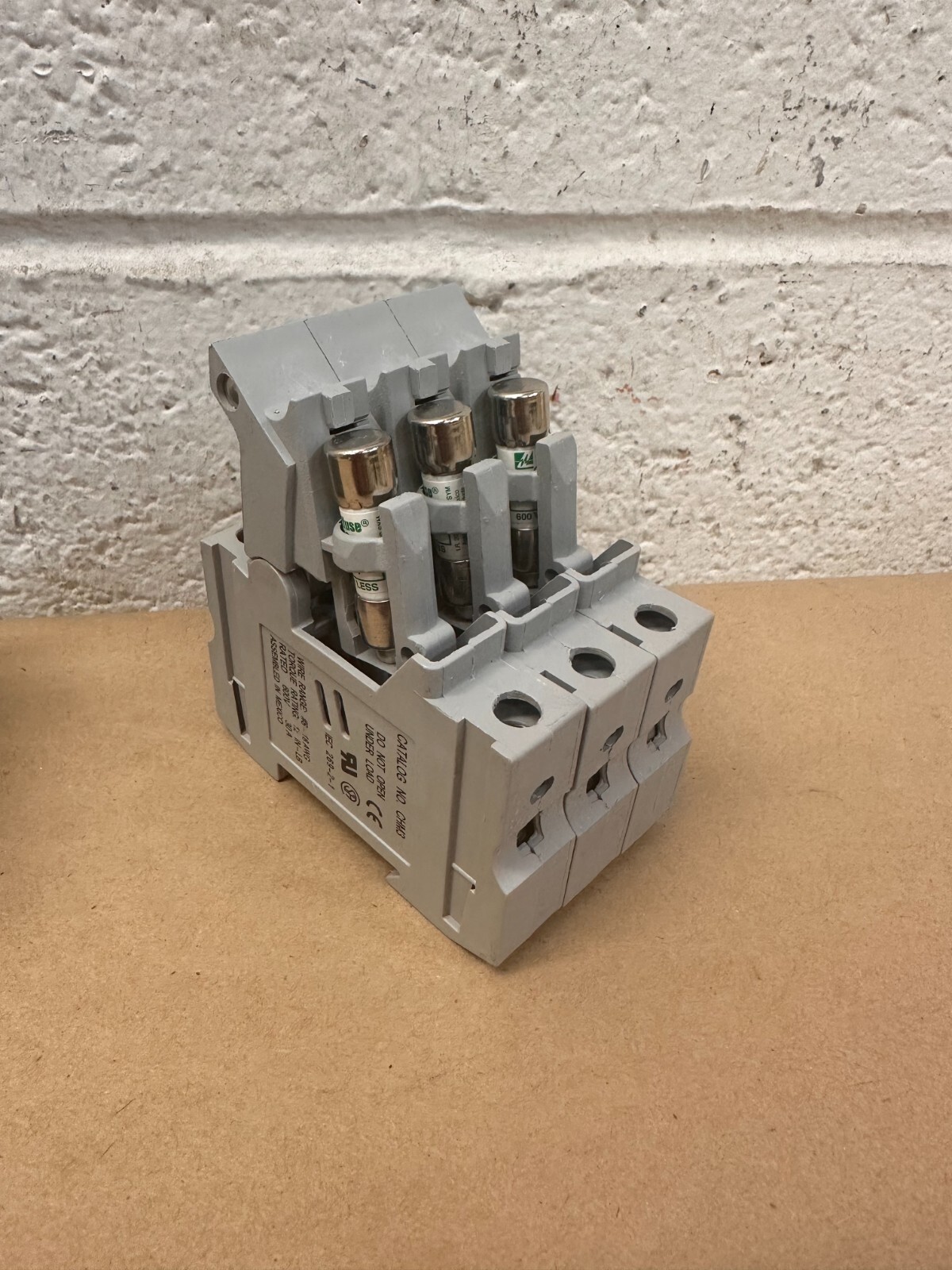 Buss - CHM3 - 3 Pole Fuse Holder 600 V 30 A 8-18 AWG Wire Range - Lot ...