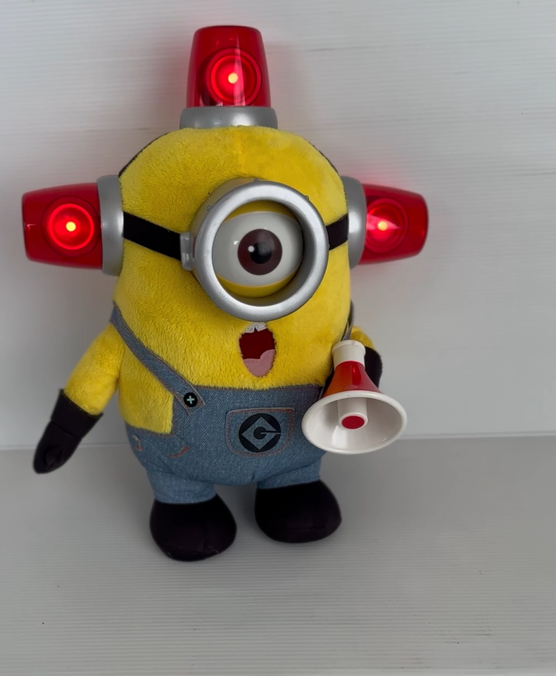 Despicable Me Bee-Do Talking Fireman Minion Flashing Headgear ...