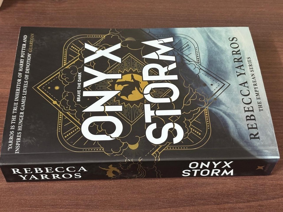 Onyx Storm Paperback By Rebecca Yarros fast shipping UK | eBay