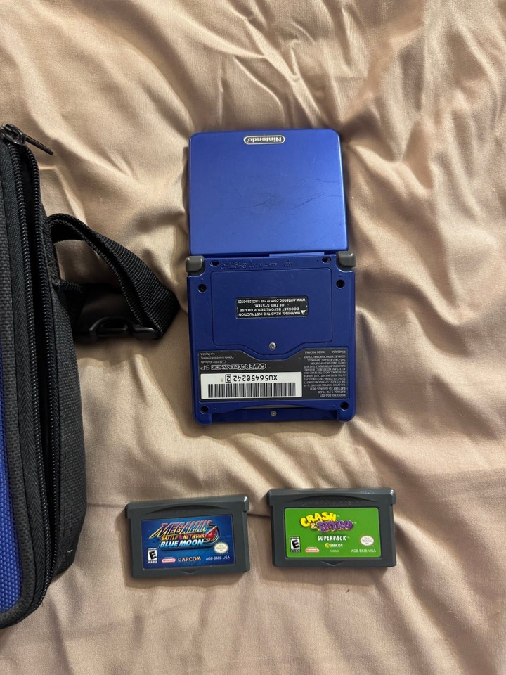 Nintendo Blue Game Boy Advance SP Bundle with 2 Games and Carry Case ...