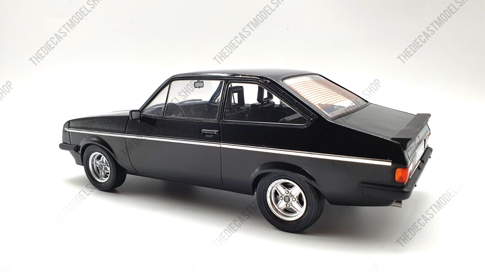 MCG 1:18 Scale Diecast Model Car - Ford Escort Mk2 RS 2000 in Black ...