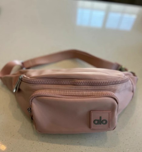 Alo Yoga Explorer Belt Bag – Pink Fanny Pack Crossbody Waist Bag – NWT ...