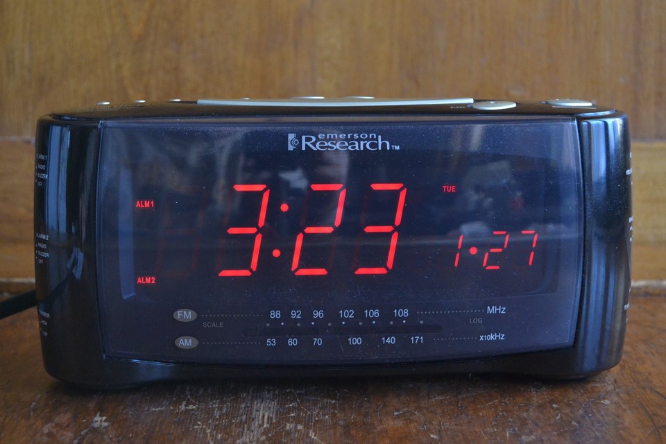 Emerson Research Alarm Clock Smart Set CKS2288B Tested Dual Alarm Radio ...