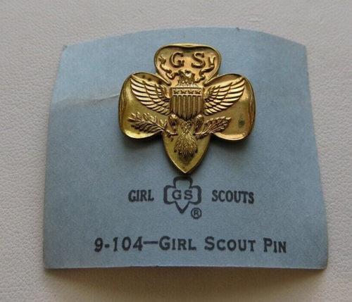 VINTAGE GS GIRL SCOUTS PIN ON ORIGINAL BLUE CARD | eBay