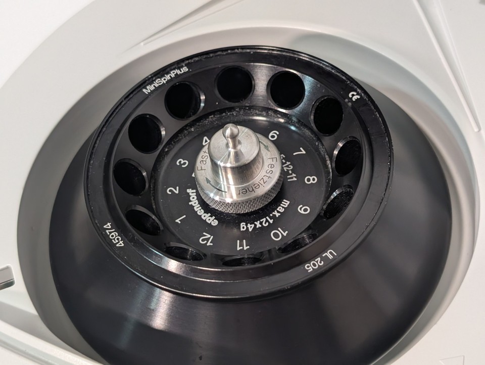 Eppendorf 5453 MiniSpin plus centrifuge 14,500 F-45-12-11 rotor, 12 ...