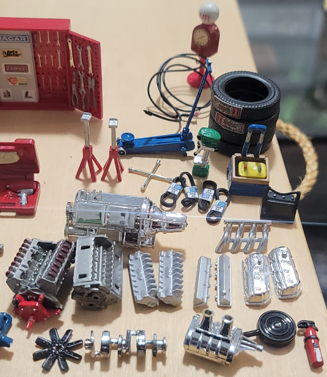 1/24 Scale Mechanic Garage Diorama Accessories | eBay