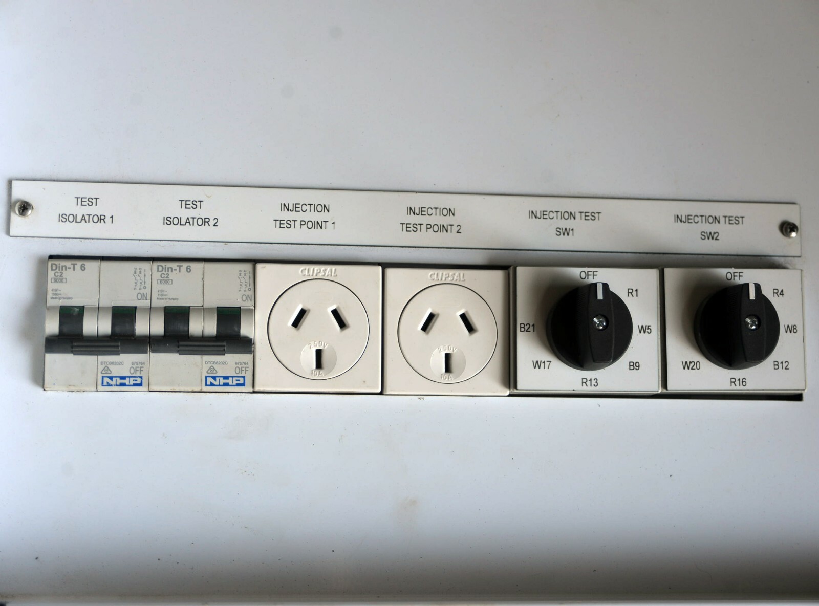 NHP Concept Premier Plus panel 24 POLES RCD timer distribution ...