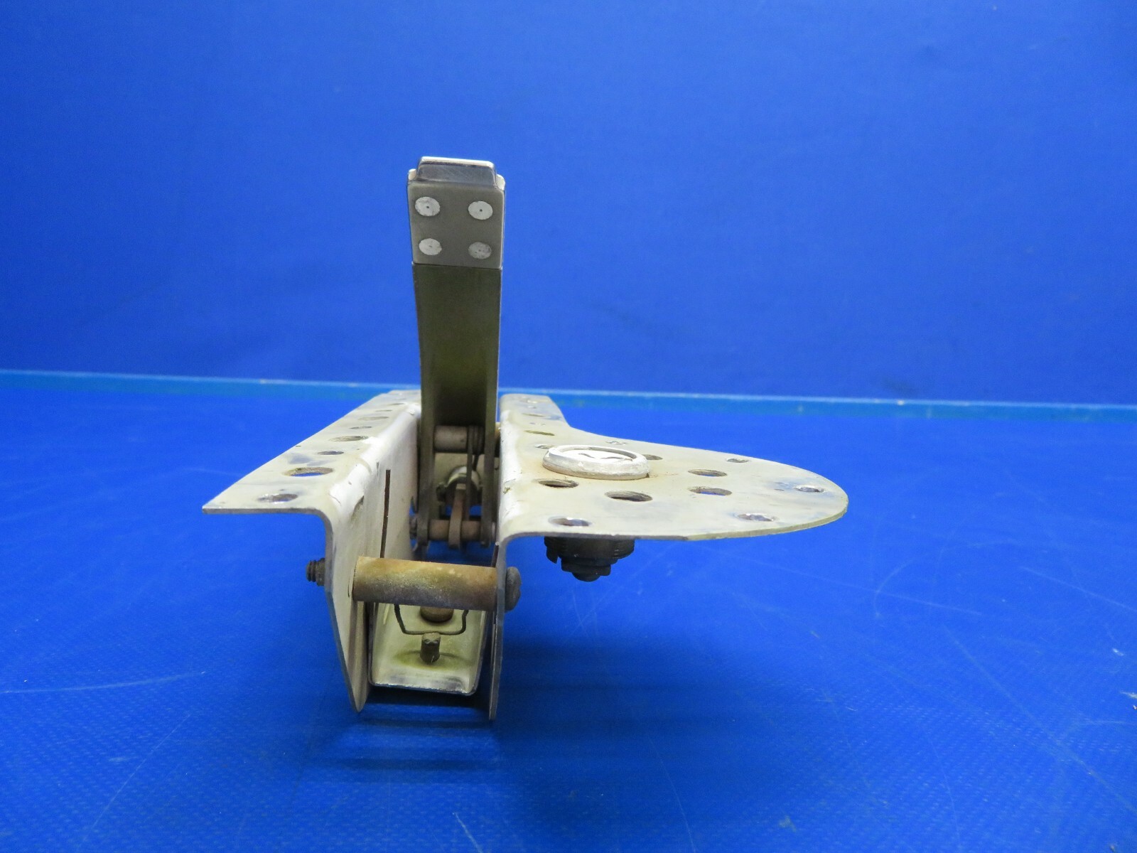 Cessna 310P Latch Assy Nacelle Baggage Door P/N 0851781-27 (0620-793 ...