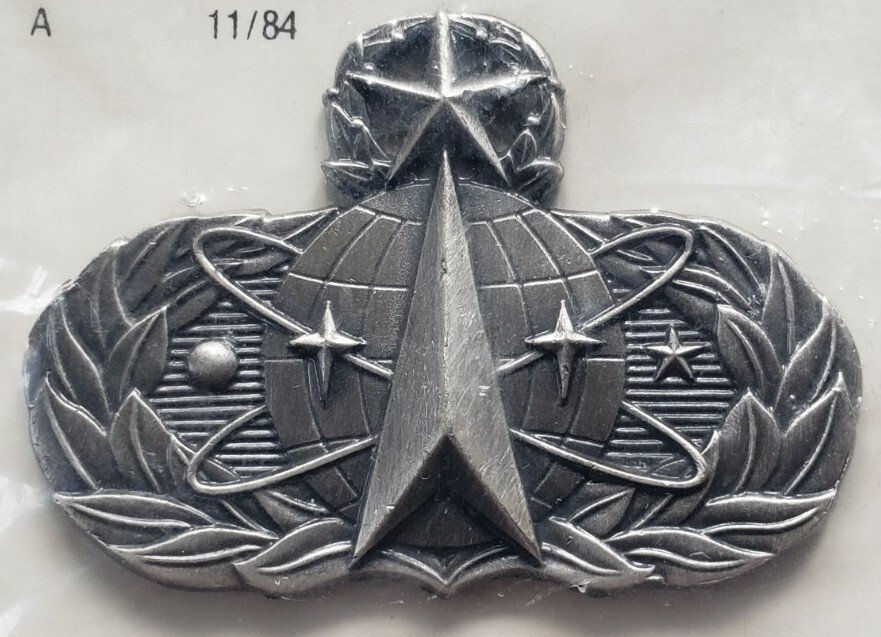 1984 USAF Air Force Space Operation Master Qualification Badge Pin NOS ...
