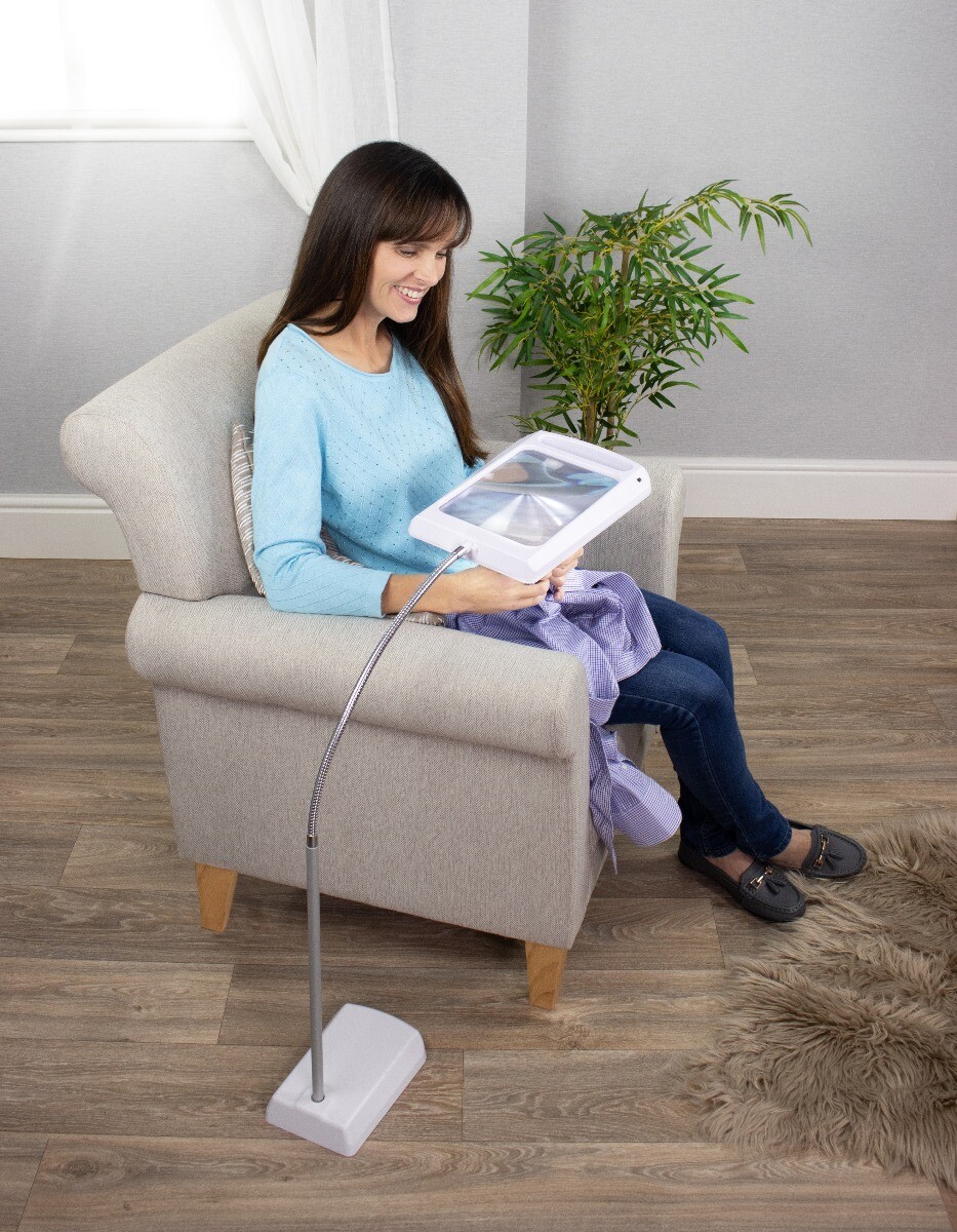Needlework Magnifying Floor Lamp Daylight Lamp Review The Sewing