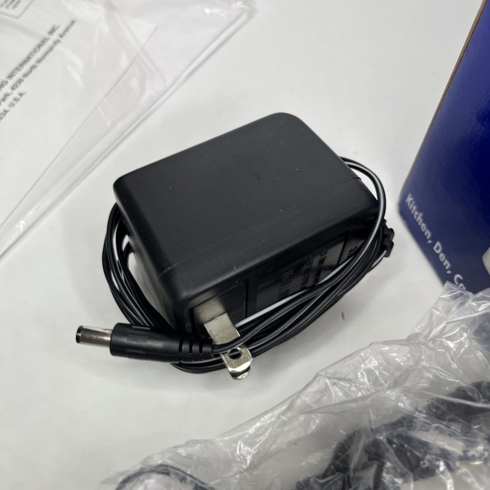 SPECTRA 5 INCH Black & White TV-AM-FM Radio BATTERY POWERED Plug In | eBay