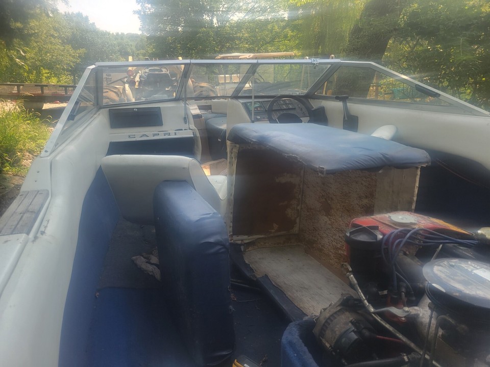 Bayliner Capri Complete Windshield 1988 | eBay