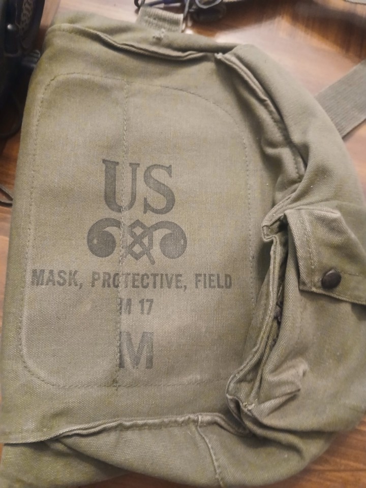 US Military M17A2 Gas Mask with Hood and Carrier - Size Small (21-415 ...