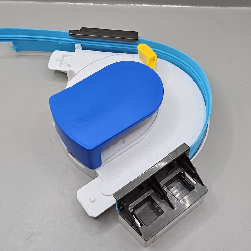 Hot Wheels Track Custom Turn Kicker - Booster - White/Blue (2017) (Read ...