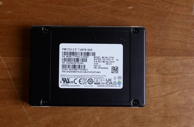 Samsung PM1733 7.68TB, PCIe Gen4, 2.5" Internal SSD (MZWLJ7T6HALA-00007 ...