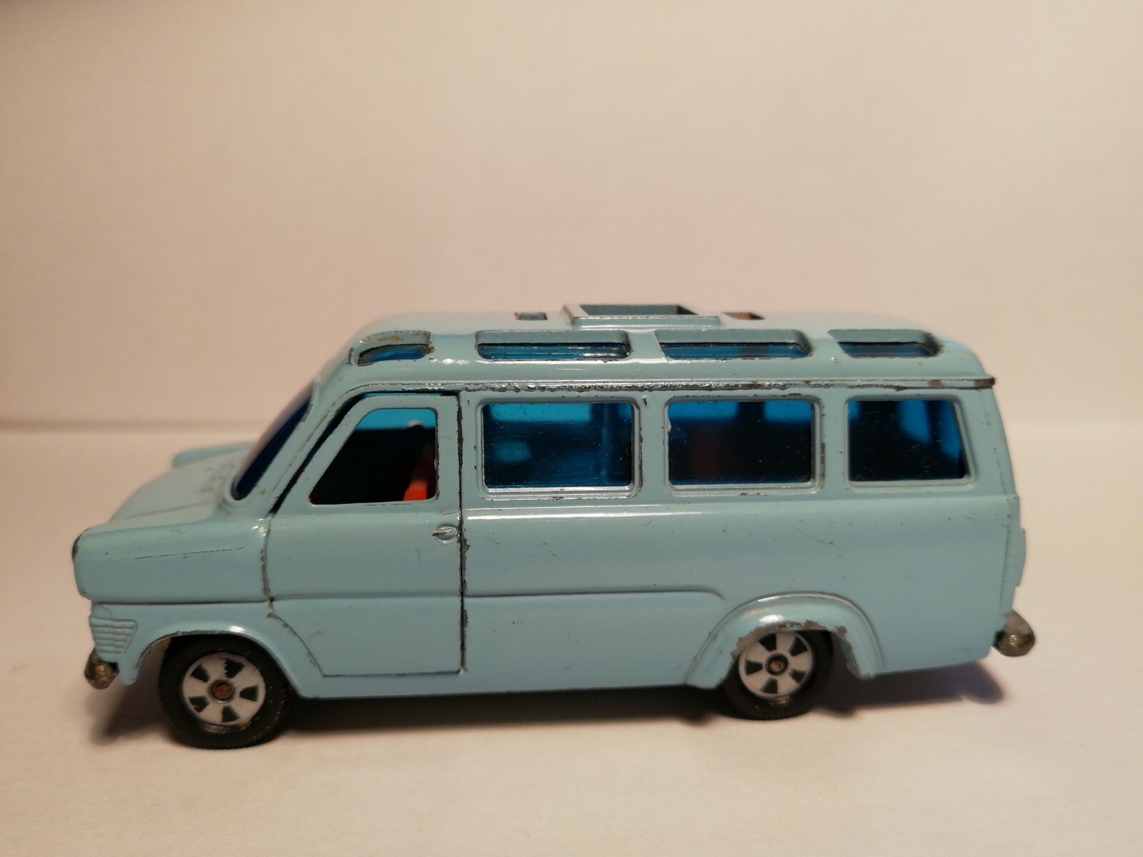 Siku Ford Transit V264/V334 (1972-1974), pastellblau, ohne Dachträger ...