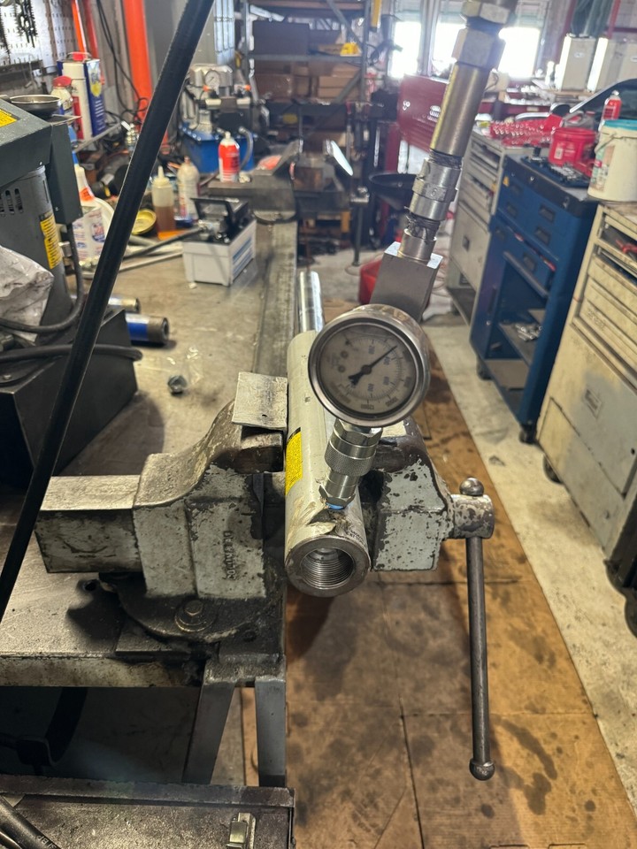 CHIEF FRAME MACHINE EZ II AND CLASSIC PROPER TONNAGE LOWER RAM USED ...