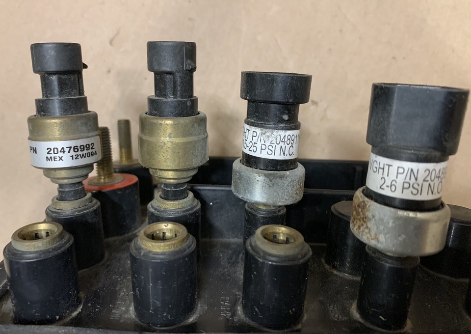 OEM Volvo Truck Pass Through Air Manifold 22646187 D13 24061732 | eBay