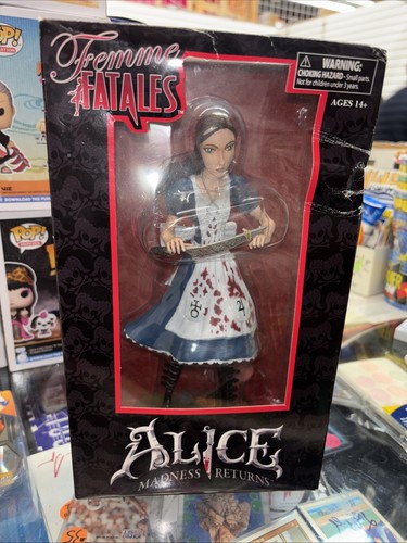 Femme Fatales Alice Madness Returns Super Rare Diamond Select Figure ...