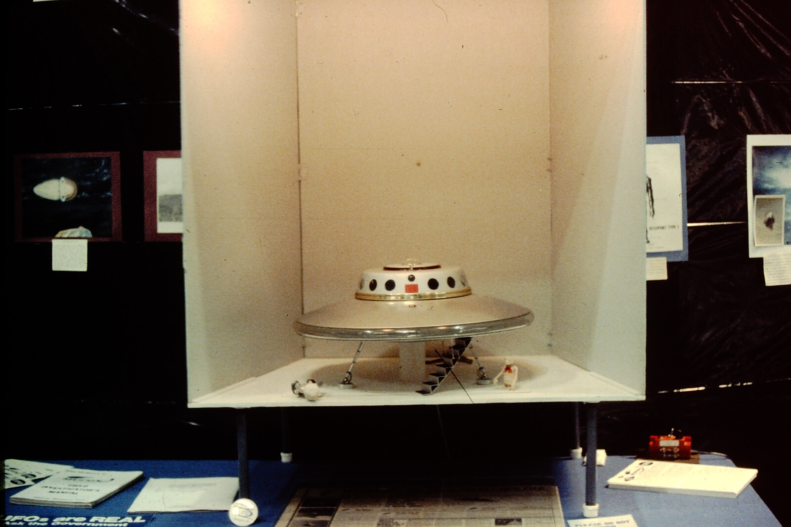 DEC 1984 Western Aerospace Museum UFO Display RGB Slide Ref O-G | eBay