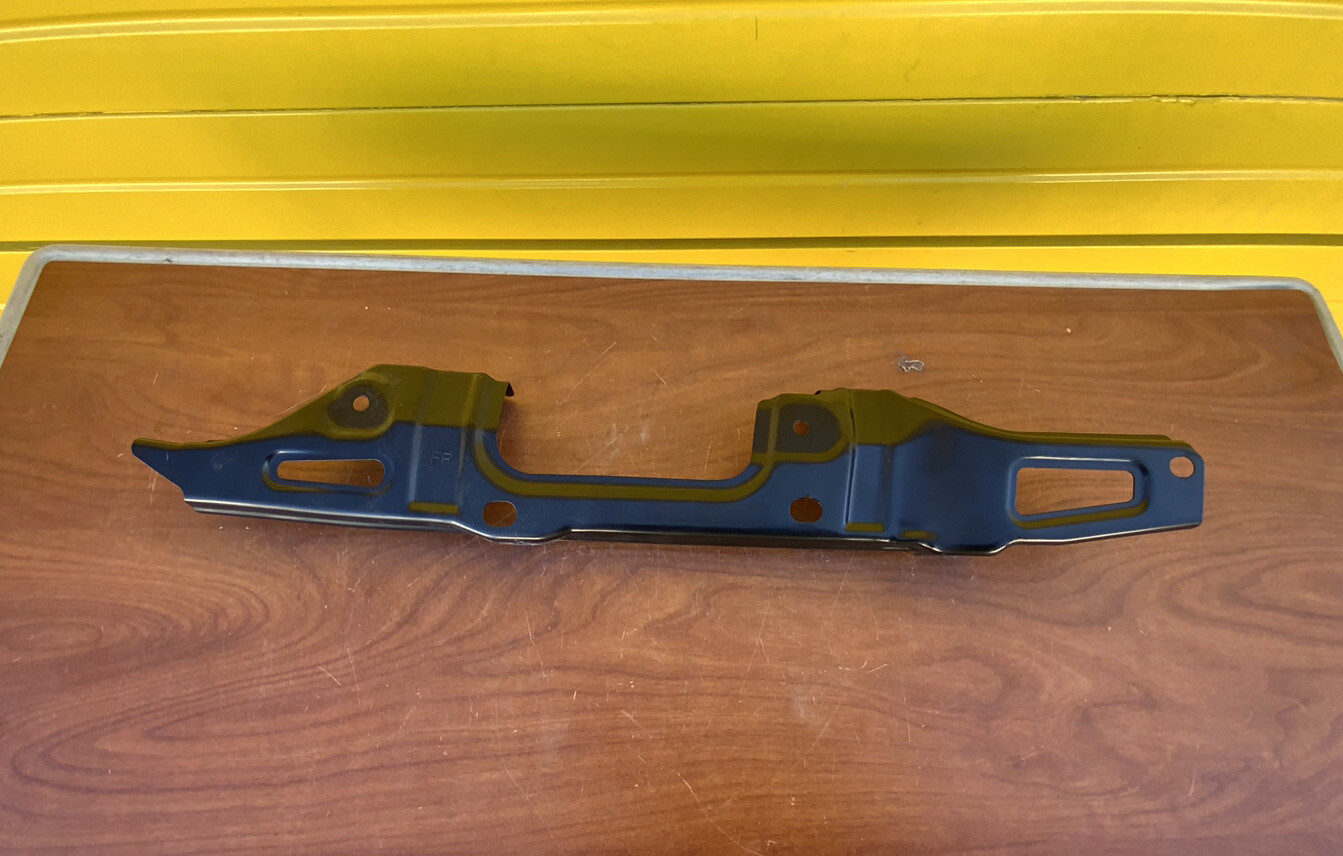 Subaru OEM 2014 Forester-fender Mount Bracket Right 57160SG0009P for ...