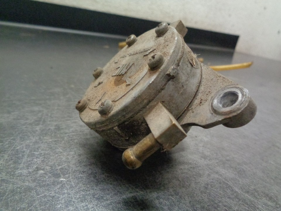 81 1981 KAWASAKI SS440 SNOWMOBILE SNOJET BODY MOTOR FUEL PUMP GAS ...