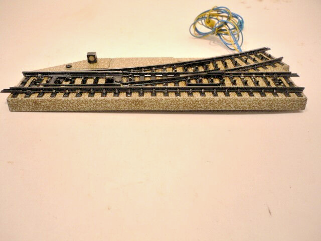 Marklin ho 5203 left switch with NO box and NO instructions fairly nice ...