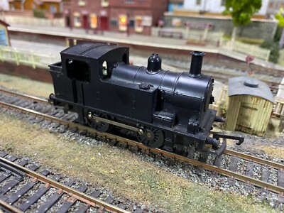 Tri-ang OO R355 0-4-0 Industrial Tank Locomotive, Good Condition, Runs ...