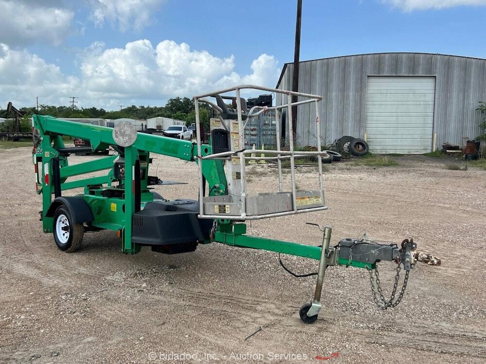 2015 JLG Tow-Pro T350 35' Towable Boom Lift Man Aerial Platform Gas ...