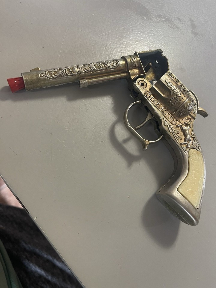 Gene Autry Pistol Cap Gun—embedded grips—late 50s-early 60s—needs ...