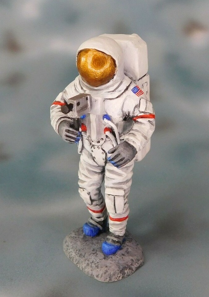 ⭐️ Astronaut NASA Painted Miniature Figurines MiniaturesTin 54mm 1/32⭐️ ...