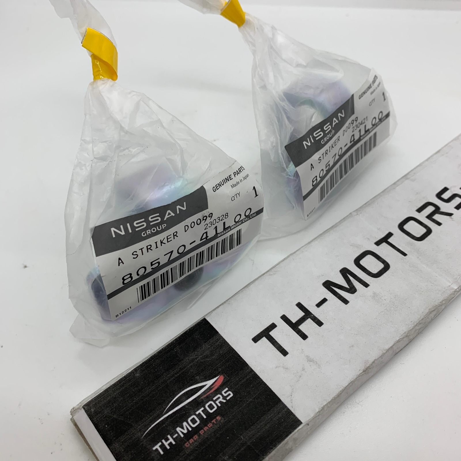 NISSAN Genuine 240SX Z31 300ZX Door Striker Latch Left Right 2Set 80570 ...