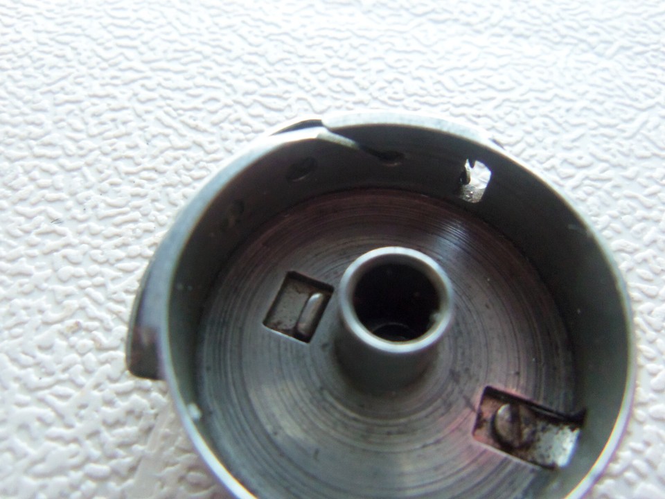 Singer Simanco Featherweight 221 Sewing Machine Bobbin Case 45750 & 3 ...