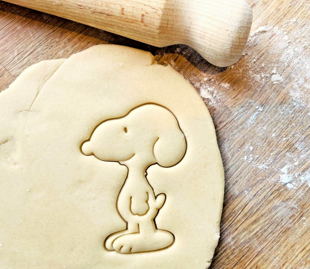 Snoopy Eating Cookies