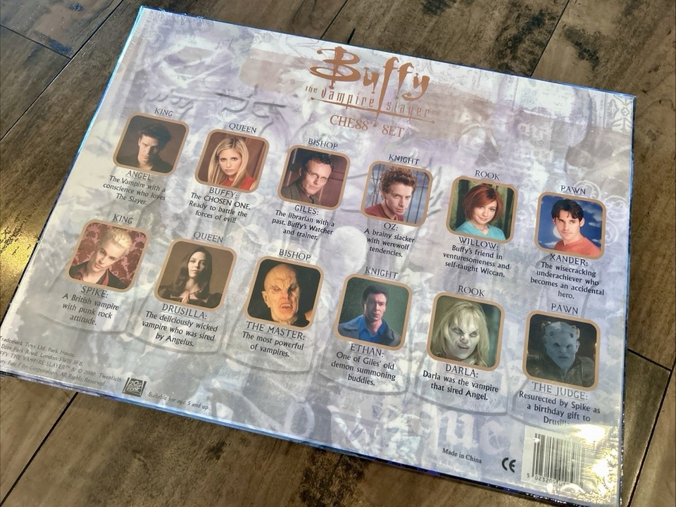 Buffy The Vampire Slayer Chess Set-Sealed & Immaculate (Vintage & RARE ...
