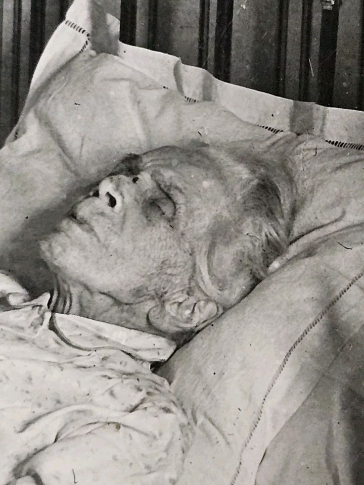 Post-Mortem Snapshot Photo c1940 Elderly Woman at Rest 3.5"×4,5" | eBay
