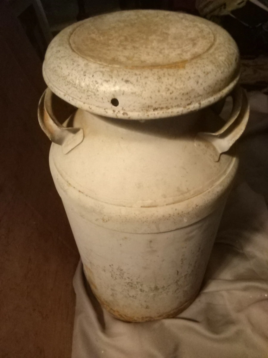 Dairy Old Milk Cans