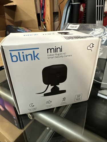Blink Mini Indoor Plug-In HD Smart Security Cube Camera works - Black ...