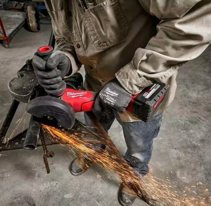 Milwaukee 2882-20 M18 FUEL 4-1/2" / 5" Paddle Switch Braking Grinder ...