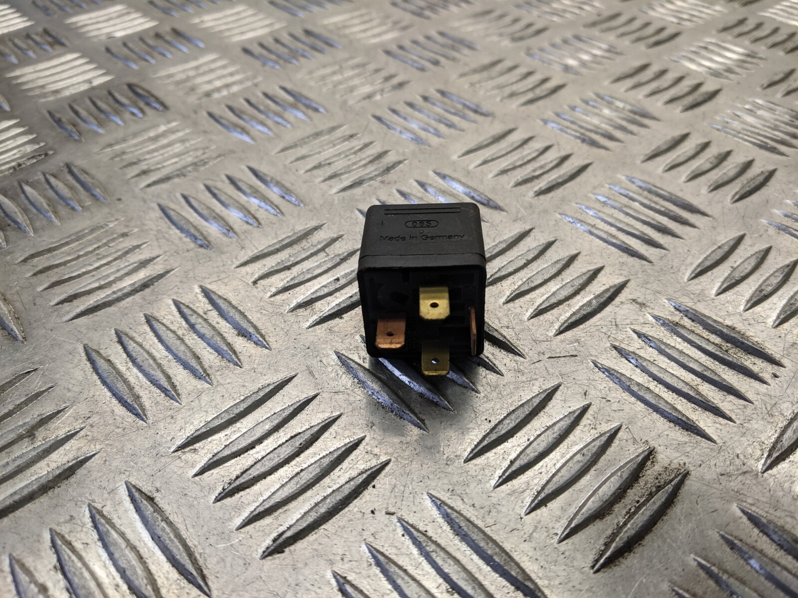 D19 Volkswagen Relay Control Unit Module 0332014156 | eBay