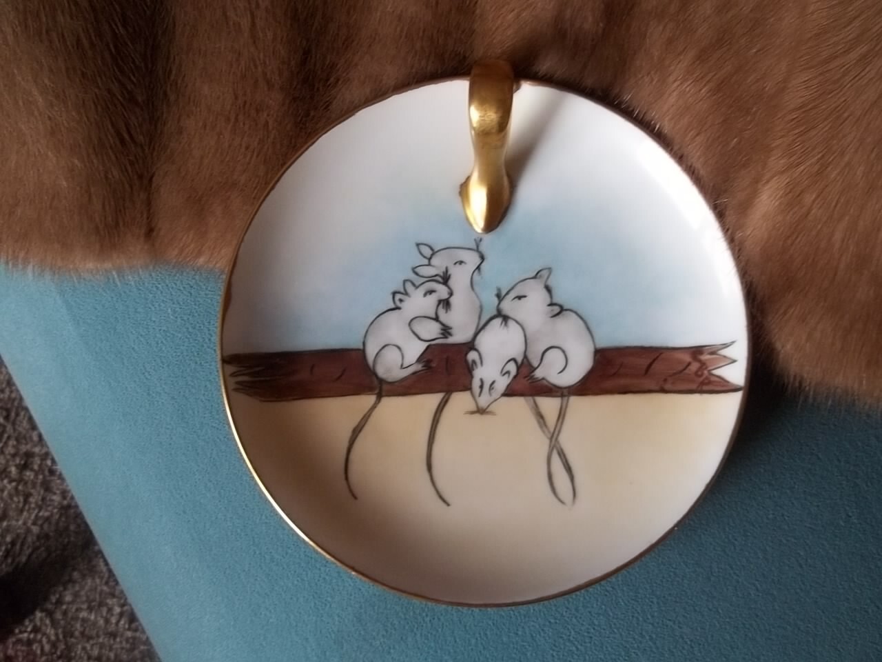 Vtg Austria?BLUE/YELLOW/BROWN/WHITE MICE Candy/Nut DISH Gold Handle 5. ...