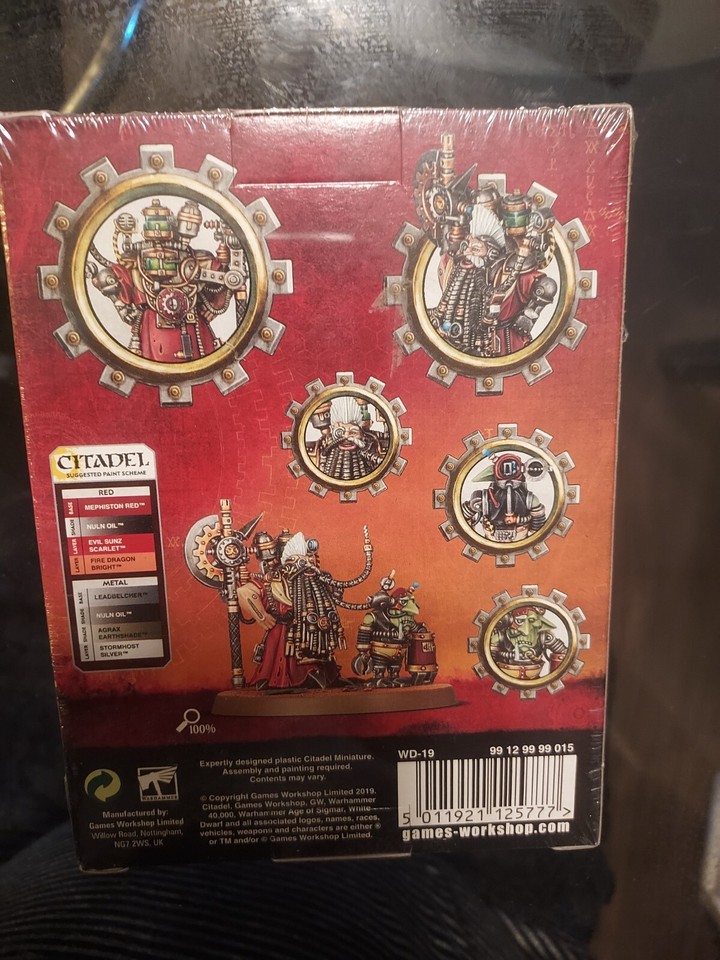 Tech-Priest Grombrindal 40K Limited Christmas OOP Model White Dwarf ...