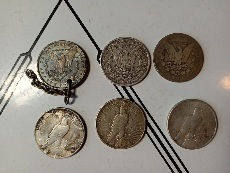 6 US Silver Dollars Morgan/Peace Circulated Lot, 3 Each. Circulated ...