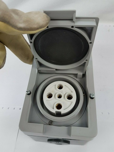 Wilco WICM532 Switched Socket Outlet 32A 500VAC IP66 - for sale online ...