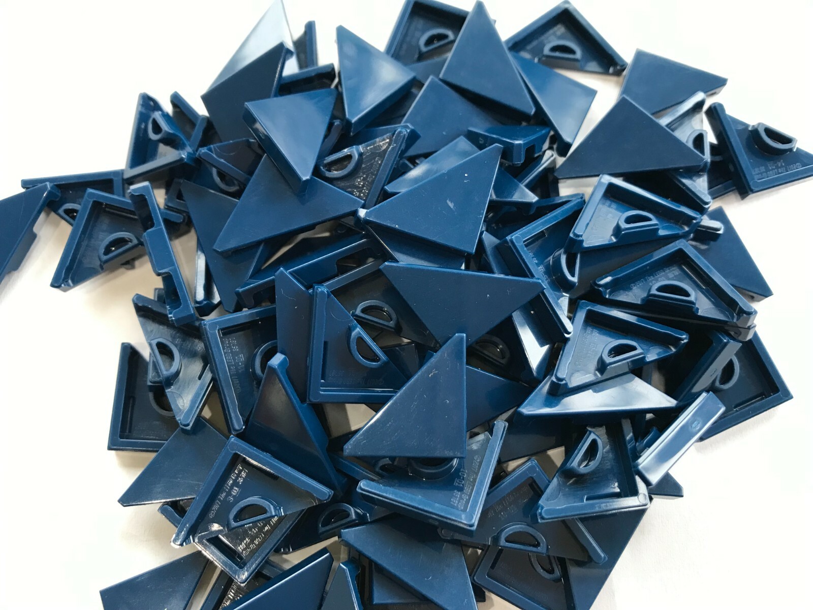 LEGO- BRAND NEW -#35787- DARK BLUE-TILE MODIFIED 2 X 2 TRIANGULAR-20 ...