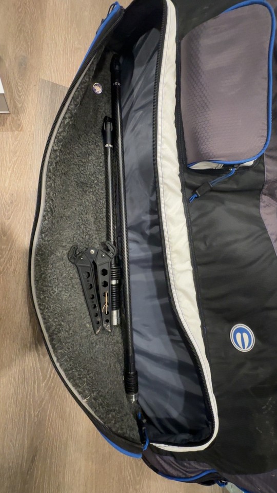 Target Archery Setup with Bow, Case, Sight, Scope, Quiver, etc. | eBay