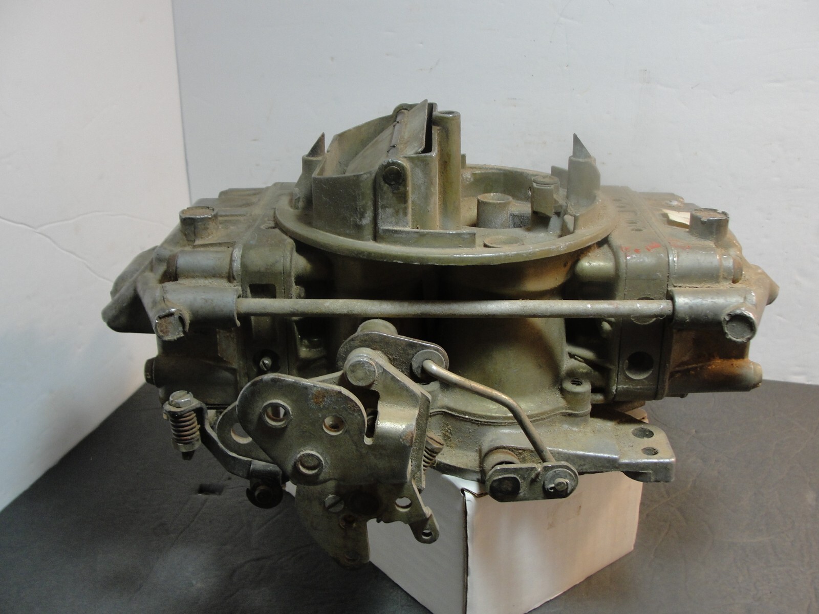 Holley 6210 4 Barrel 650 CFM Double Pumper Spread Bore Carburetor ...