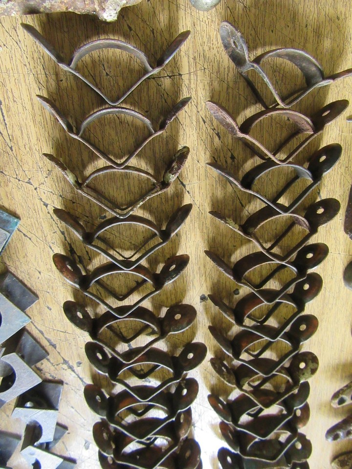 VINTAGE VICTORIAN ORNATE STEEL CARPET STAIR GRIPS CLIPS, RUNNERS, RODS ...